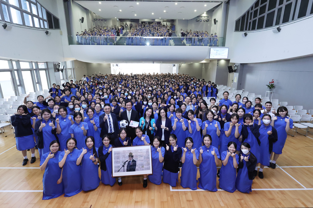 Bidding Farewell to Mr Kwan | Ying Wa Girls' School
